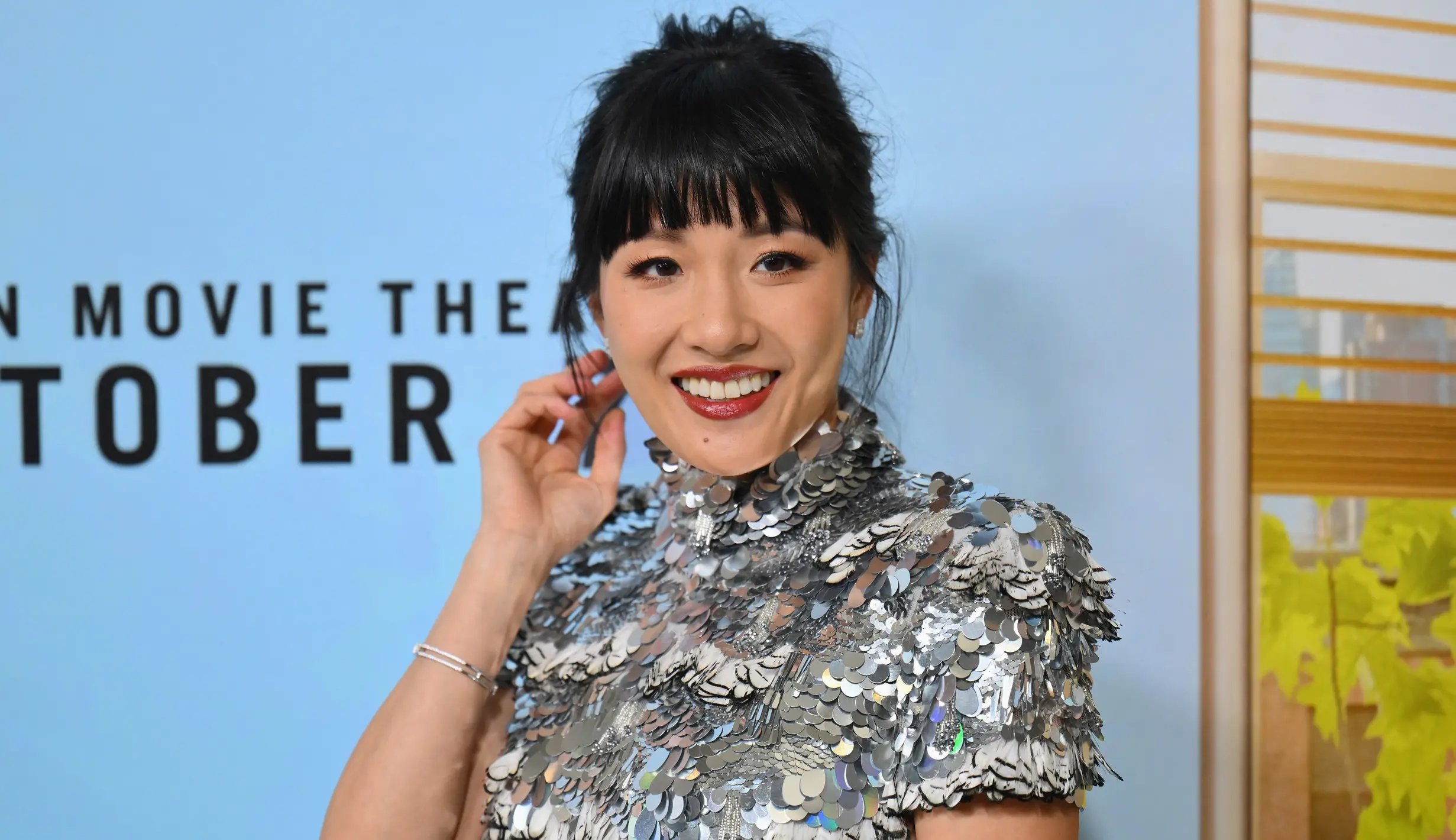 Penampilan Constance Wu di Pemutaran Film Terbarunya, Penuh Senyum ...