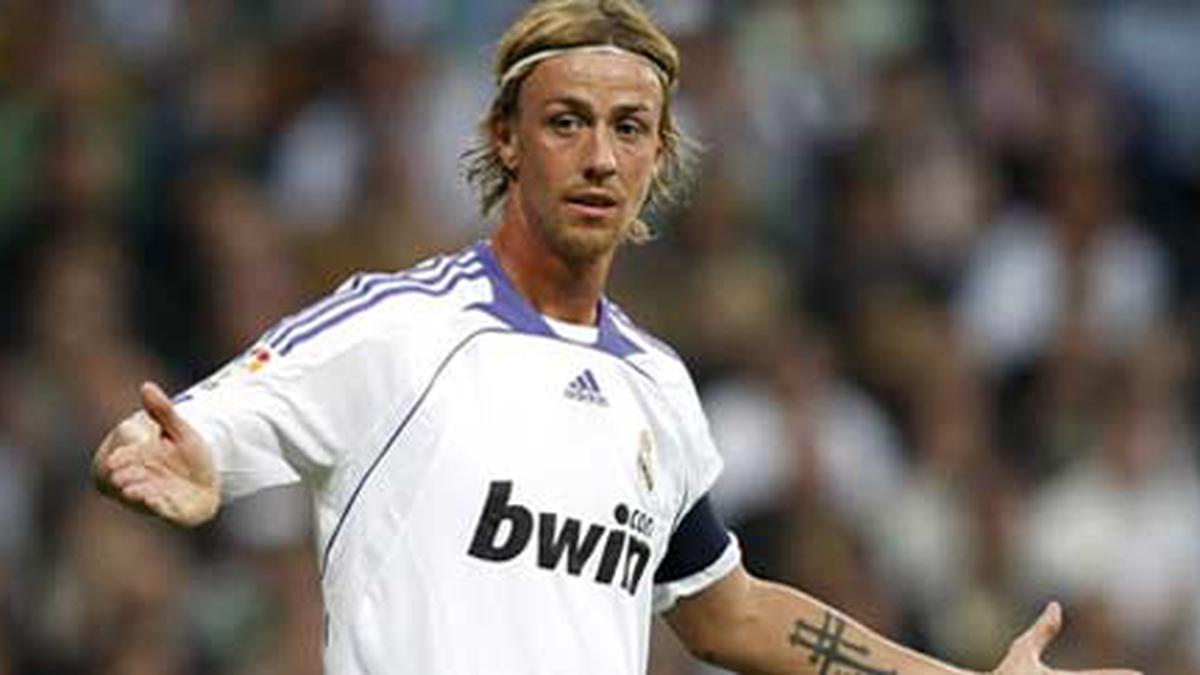 Spurs Timbang Guti - Bola Liputan6.com