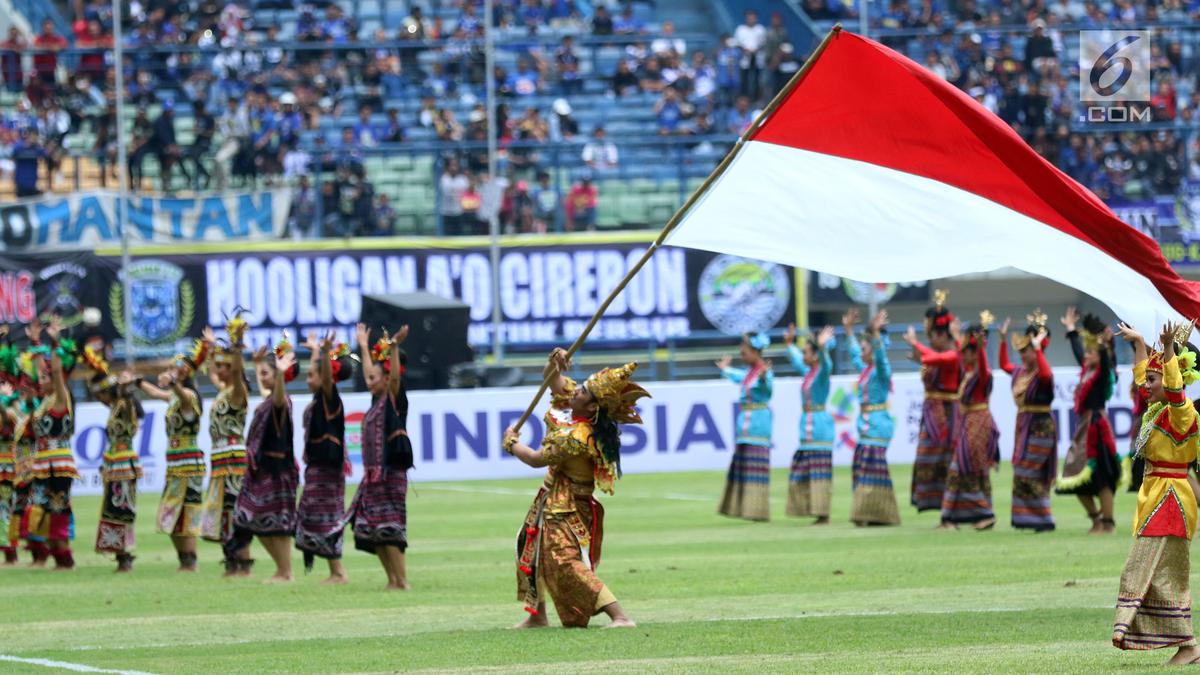 FOTO: Tarian Kolosal Warnai Pembukaan Turnamen Piala Presiden 2018 ...