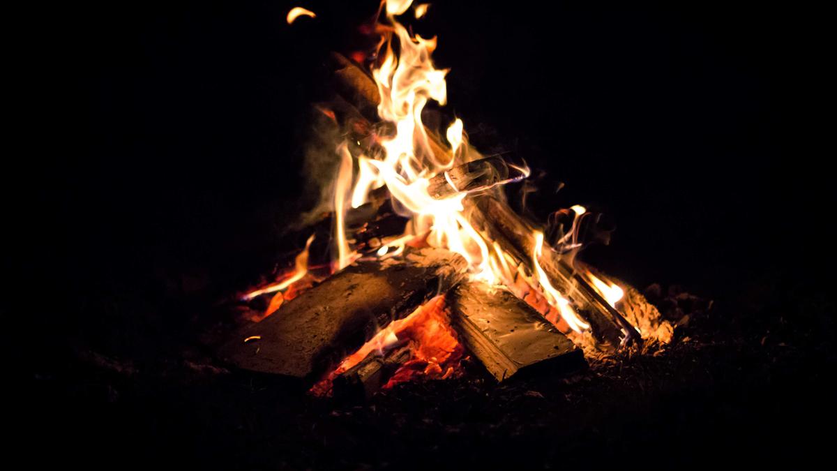 Perhatikan Hal Ini Jika Ingin Membuat Api Unggun, Jangan Sampai ...