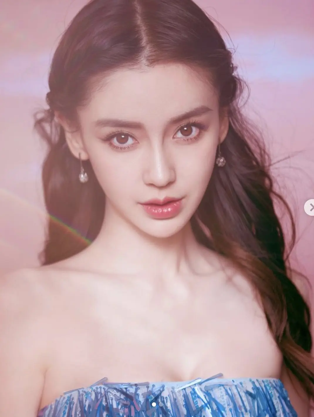 6 Potret Keanggunan Angelababy, Model Asal Hong Kong Sebagai Perempuan ...