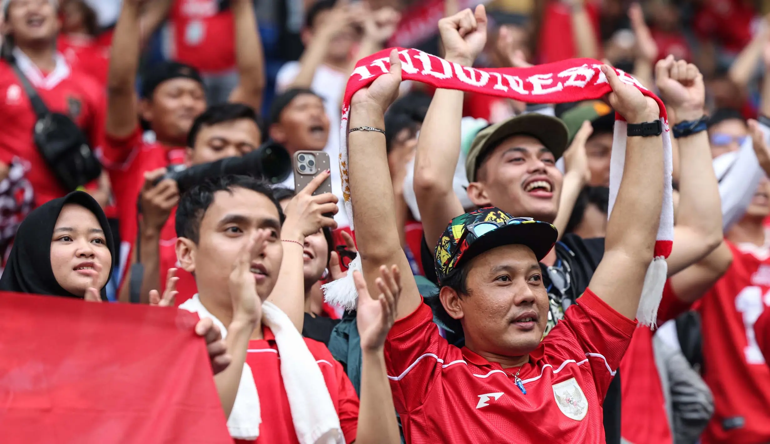 Jelang Laga Melawan Jepang, Suporter Timnas Indonesia Penuhi Tribun ...