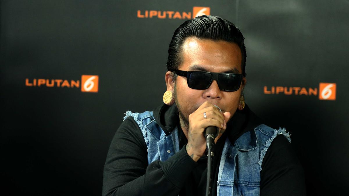 Poligami, Erix Soekamti Tetap Jaga Perasaan Istri Tua - ShowBiz ...