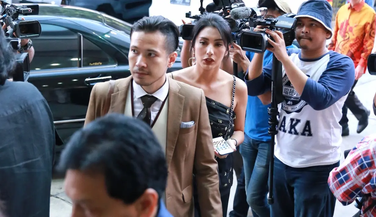 Konsep Nikahan Dimas Anggara - Nadine Kebanjiran Pujian dari Tyas Mirasih - Photo Fimela.com