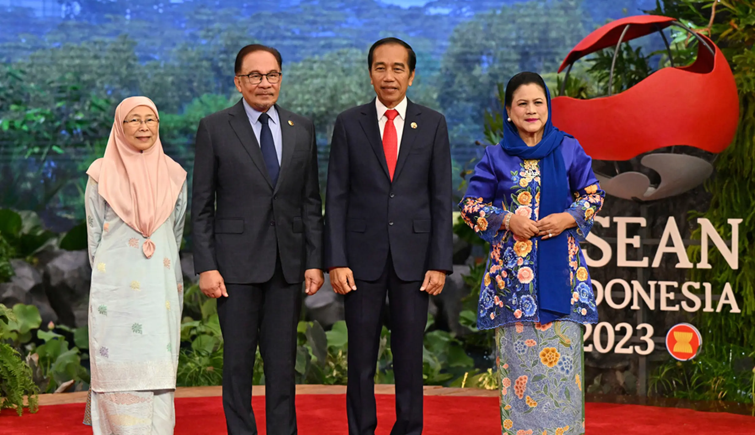 Momen Hangat Jokowi dan Iriana Sambut Para Pemimpin Negara di KTT ASEAN 2023 - Foto Liputan6.com