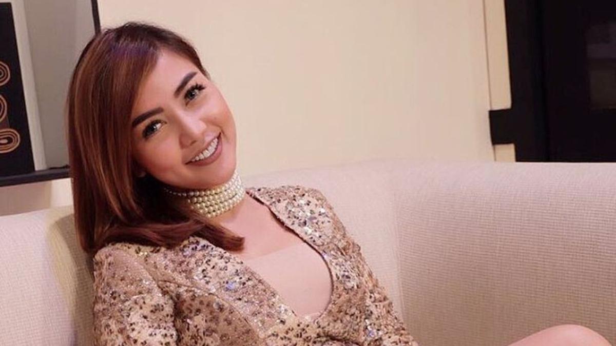 Lihat Bentuk Tubuh Bella Shofie yang Bikin Terpana - ShowBiz Liputan6.com