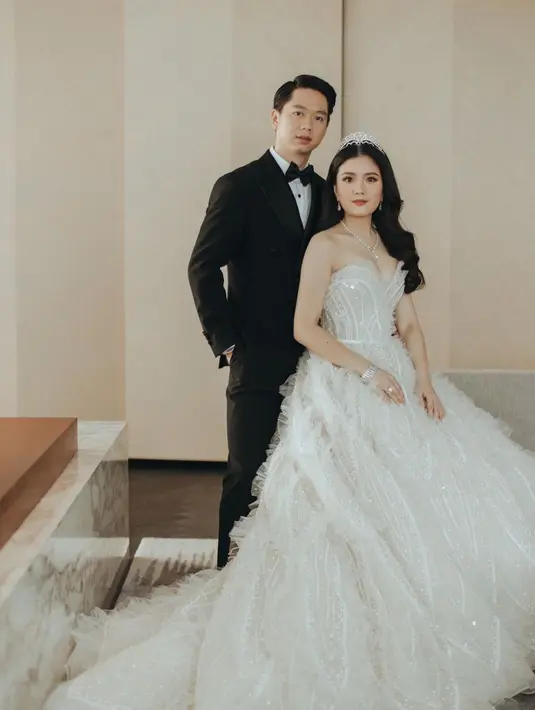 12 Potret Valencia Tanoesoedibjo Kenakan Cheongsam, Bridal Robe dan 2 Gaun Pengantin di Resepsi ...