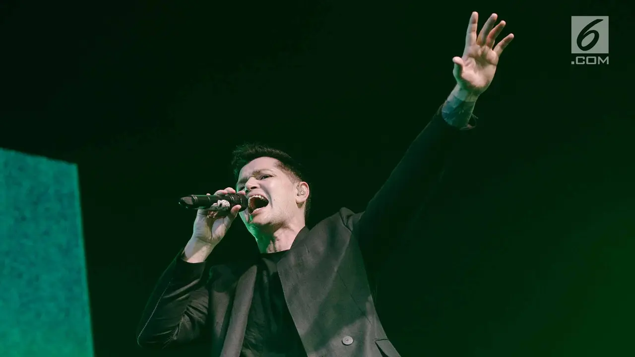 Pindah-Pindah Panggung, The Script Bikin Penonton di Jakarta ...