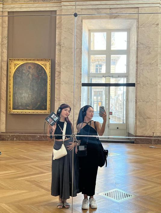 8 Gaya Beby Tsabina Bareng Bestie Casandra Lee Liburan Seminggu di ...