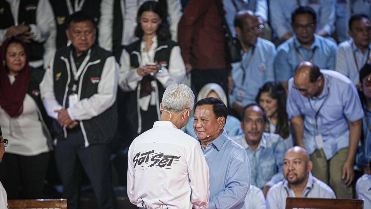 Soal Pernyataan Prabowo Etika Ndasmu, Ganjar: Mungkin Bersyanda ...