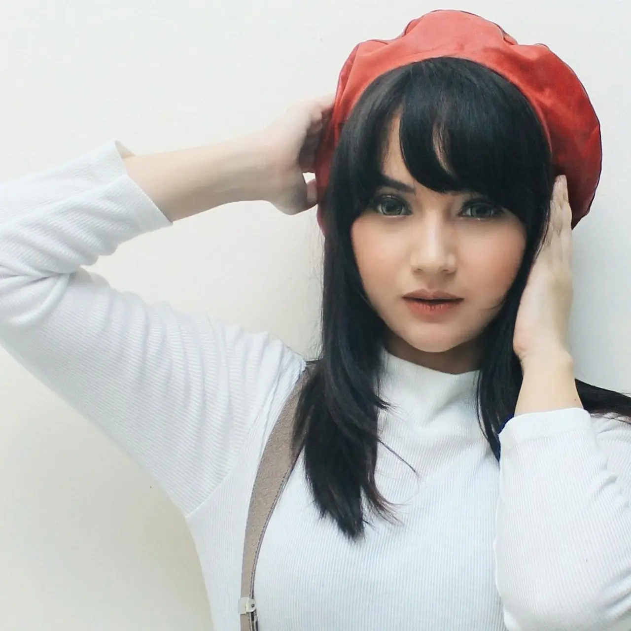 6-potret-angelica-simperler-saat-tampil-berponi-terlihat-imut-dan-awet