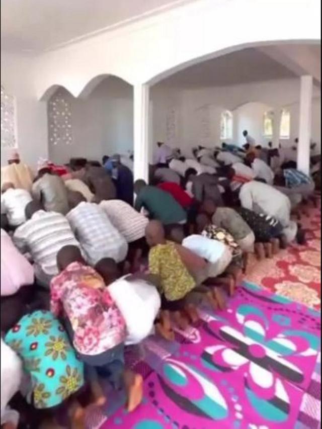 Menengok Desain Masjid Ivan Gunawan di Uganda, Tanpa Kubah dan Berbiaya ...