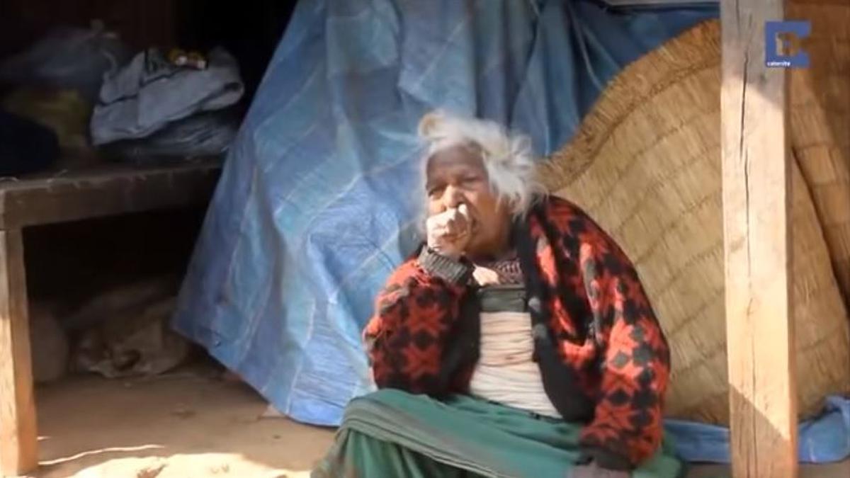 Isap 30 Rokok Sehari Jadi Resep Panjang Umur Nenek 112 Tahun Ini ...