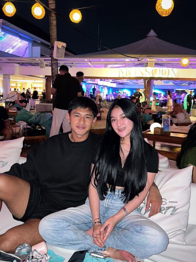 Resmi Jadi Istri Hanis Sagara Eks Timnas, Ini 7 Potret Almira Juanita ...