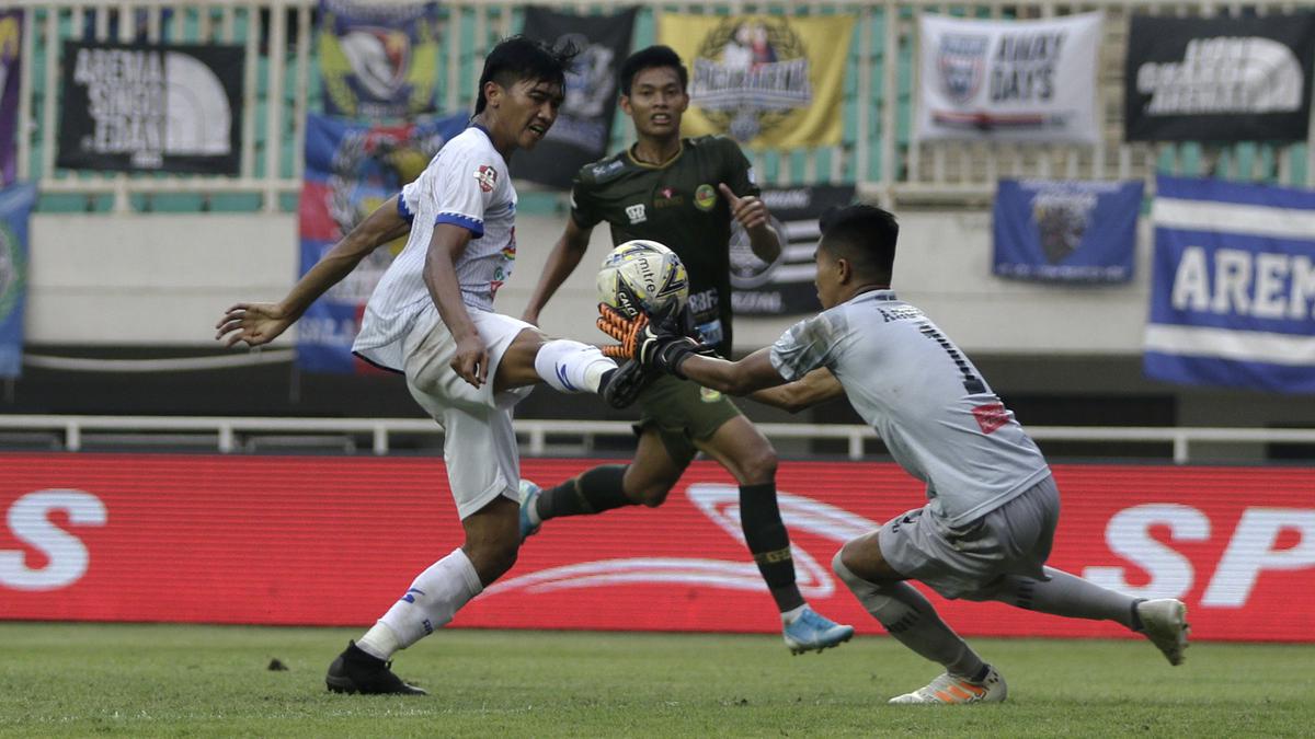 Baku Hantam di Tempat Fitnes, Ini Klarifikasi 2 Pemain Arema ...