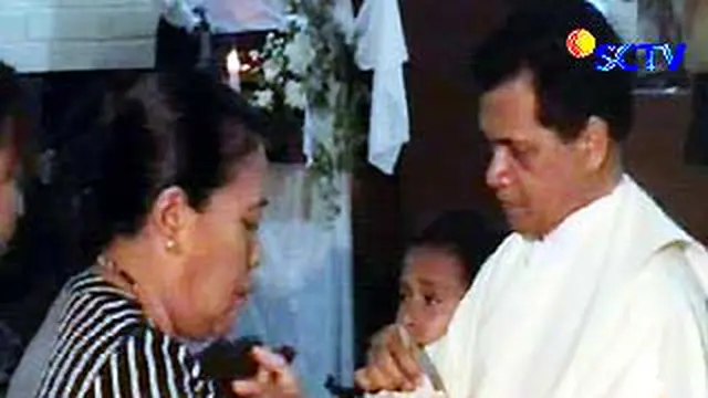 Umat Katolik Kupang Ikuti Misa Kamis Putih - News Liputan6.com