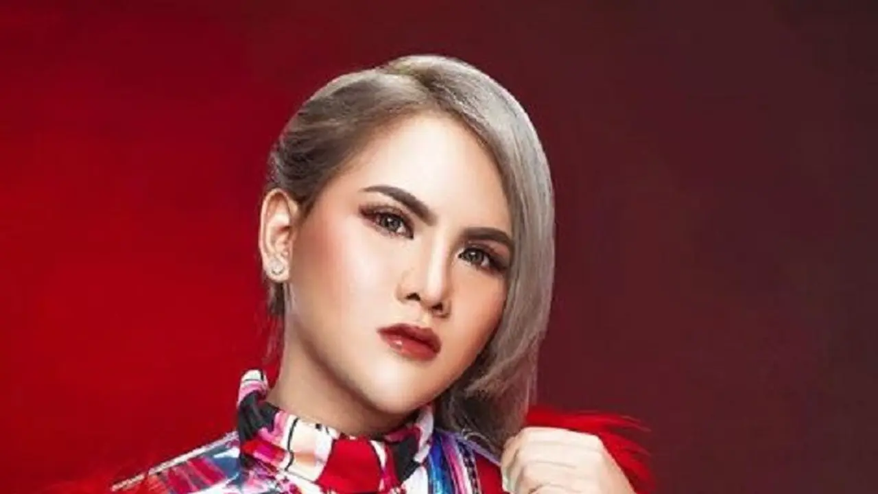 Evelyn Nada Anjani Belajar Baca Al-Quran - Islami Liputan6.com