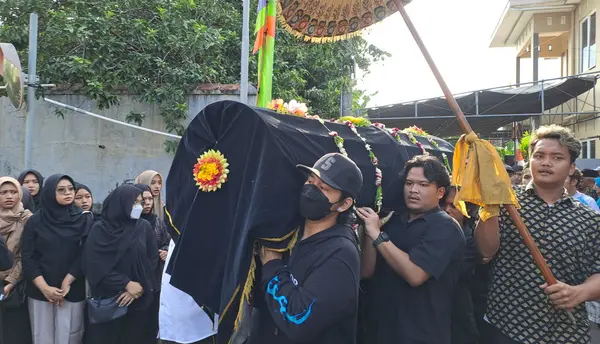 Profil August 08, Rapper Berbakat AS yang Dikabarkan Meninggal Dunia ...