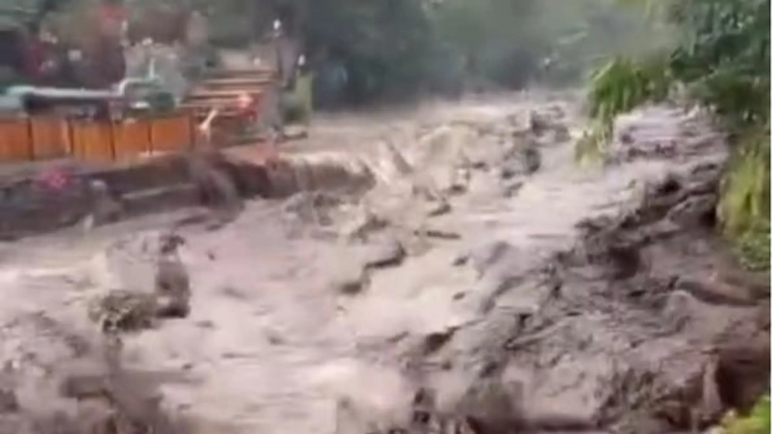 Wisata Guji Diterjang Banjir: Bupati Sebut Kondisi Sudah Normal, Pipa ...