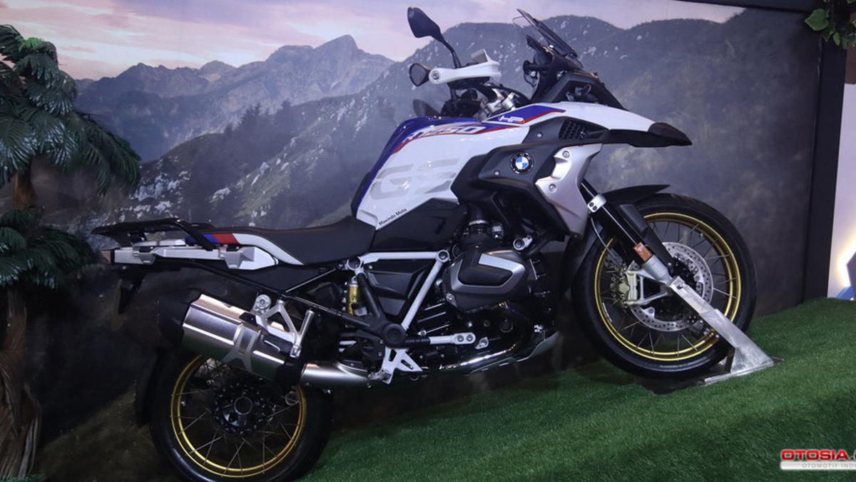 Cuma Gara-Gara Stiker, BMW Motorrad Recall Ratusan Unit - Berita Otosia.com