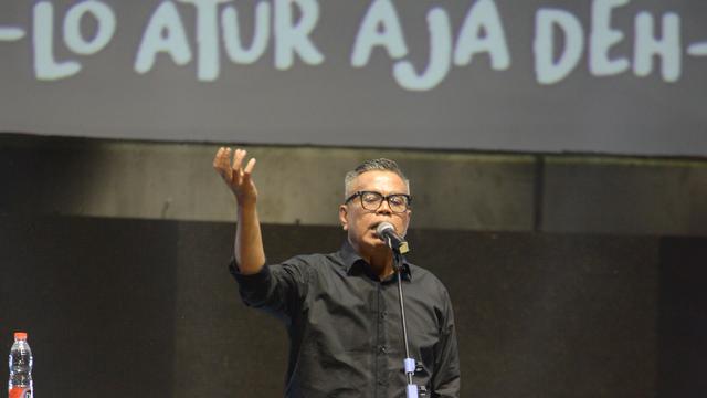Abdel Achrian Siap Bawa Tawa ke Dunia Lewat Stand-Up Comedy World Tour ...