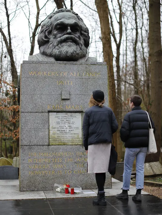 FOTO: Makam Karl Marx di London Dirusak - Foto Liputan6.com