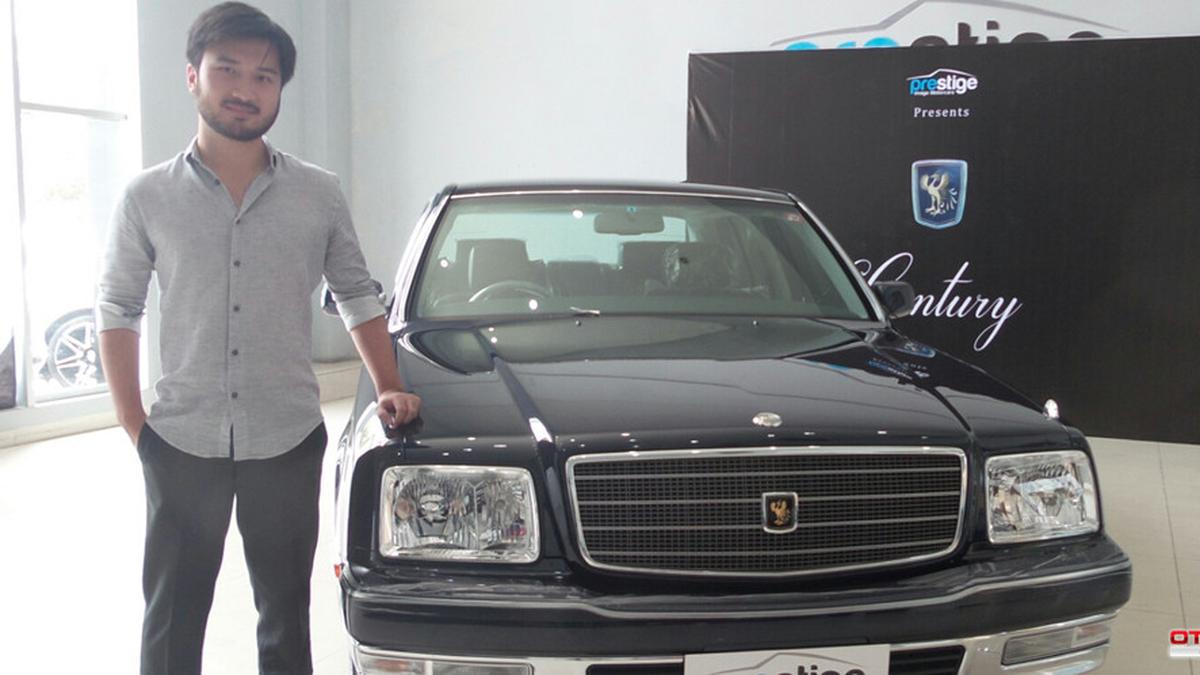 Tak Sembarang Orang Bisa Memiliki Toyota Century - Berita Otosia.com
