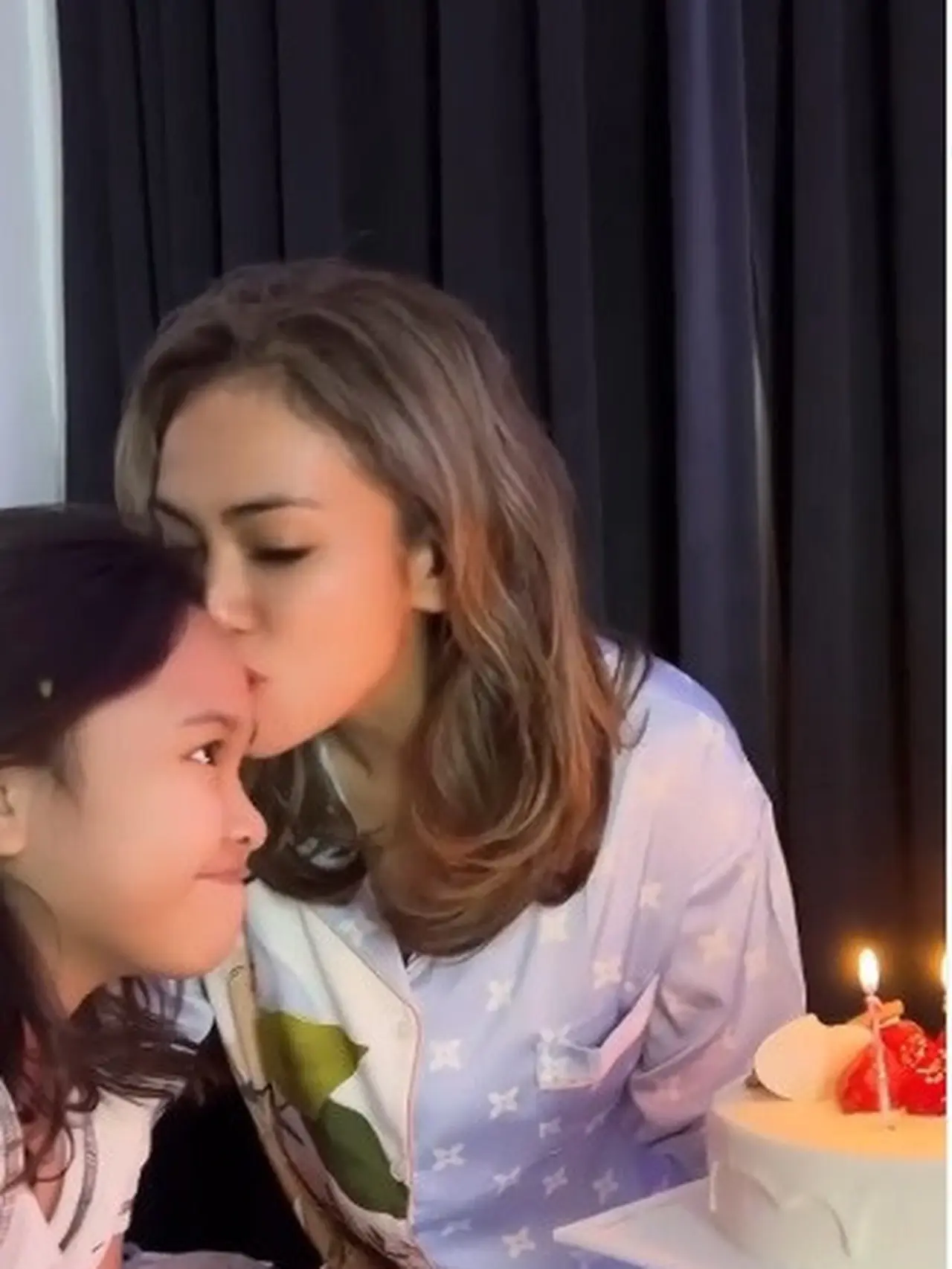 5 Potret Kejutan Ulang Tahun Putri Masayu Anastasia yang Beranjak Remaja