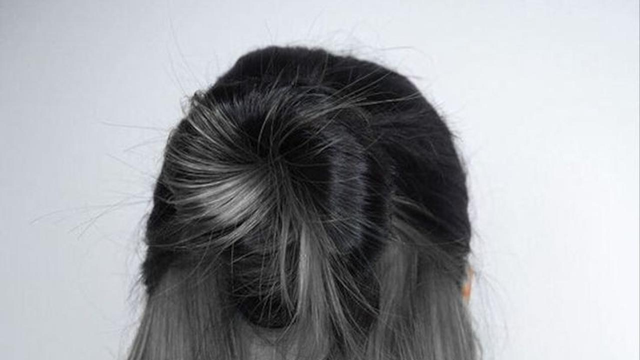 6 Tren Warna Rambut Ash Grey untuk Usia 40 Tahun ke Atas di 2025, Bisa ...