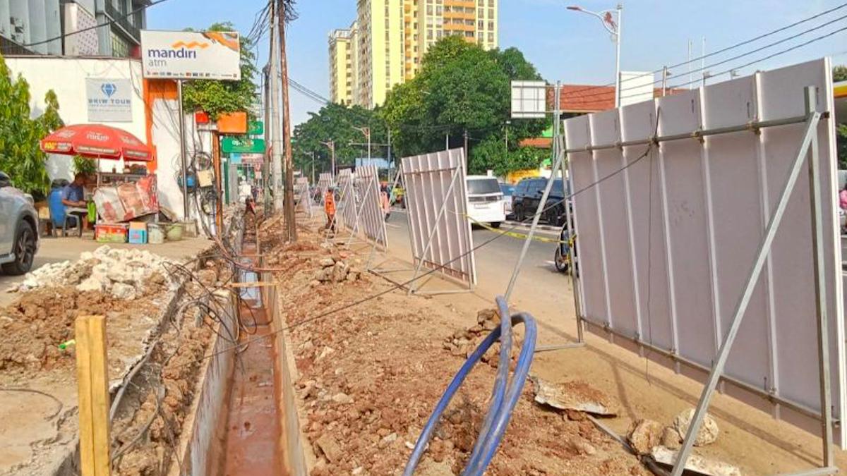 Derita Warga Pos Pengumben Jakbar, Sudah Sepekan Berkawan Kepulan Asap ...