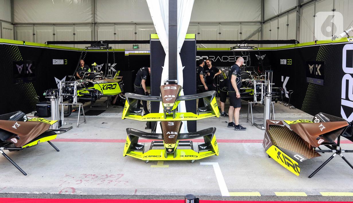Melihat Kesibukan Paddock Tim Balap Formula E Jelang Balapan di Jakarta ...