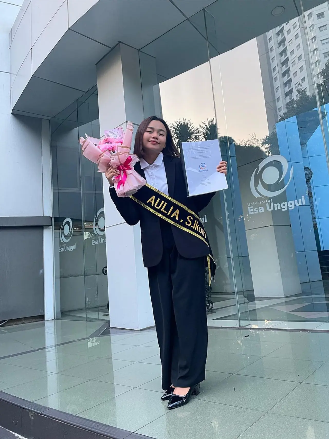 6 Potret Aulia DA yang Baru Saja Lulus dan Sandang Gelar Sarjana Ilmu ...