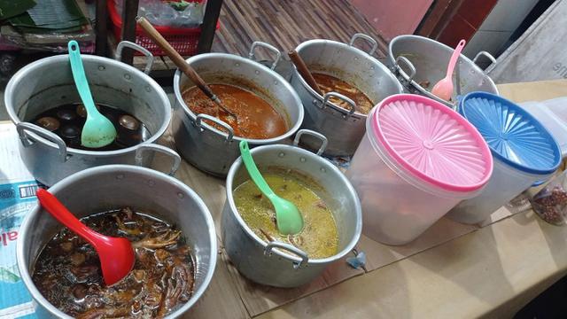 12 Rekomendasi Tempat Makan Enak di Jalan Slamet Riyadi Solo 2025