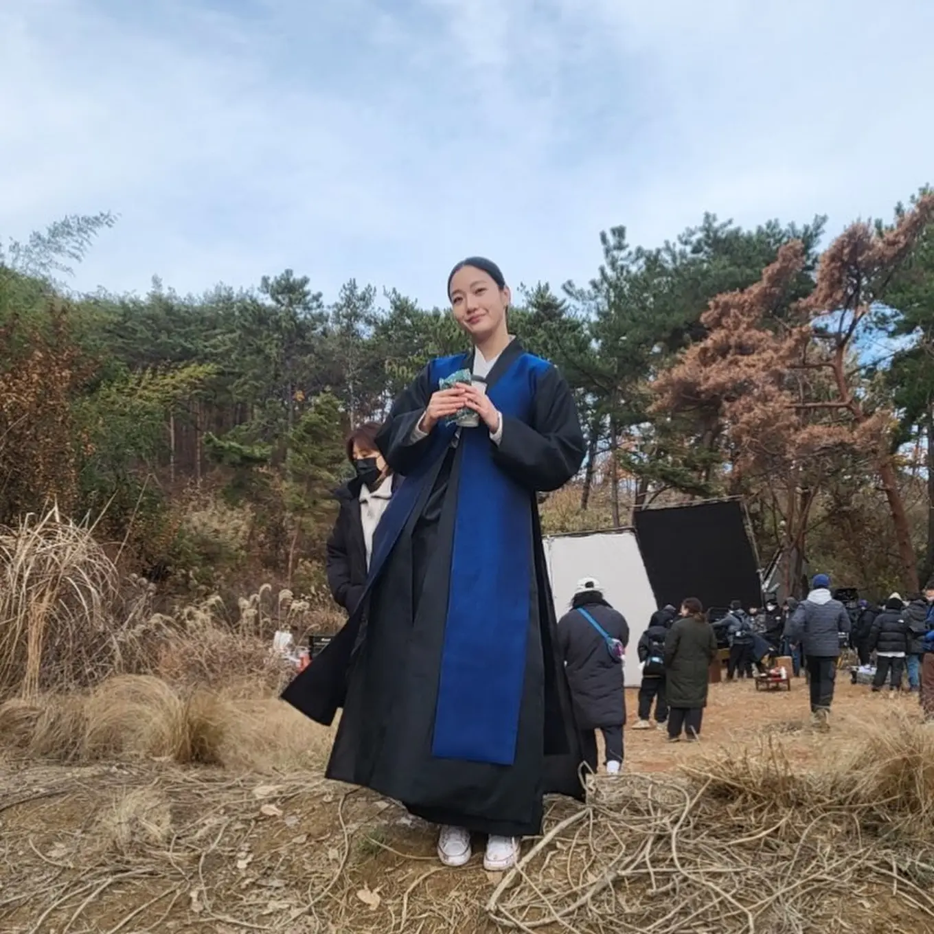 Mengenal Dukun Cantik di Film Exhuma, Intip Potret Kim Go-eun yang ...