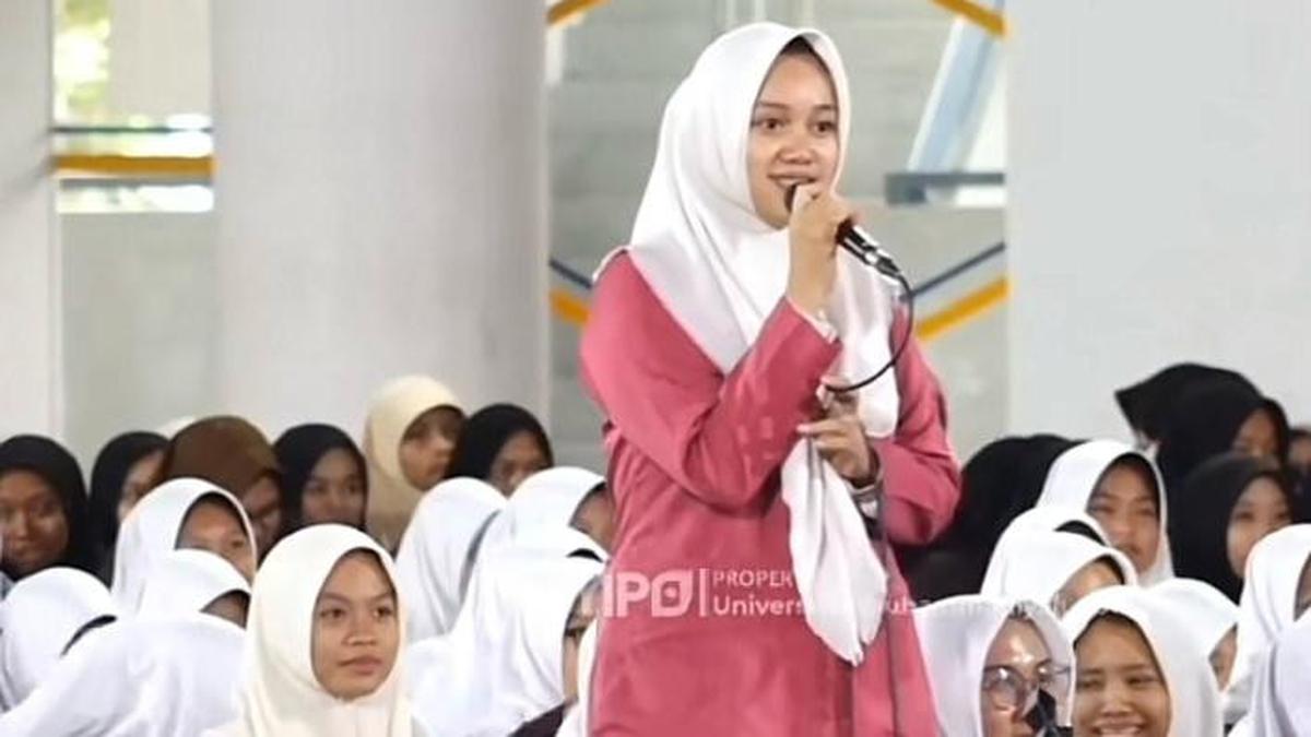 Cantik Muda Berbahaya, Gus Iqdam Dibikin Tersipu oleh Jemaah Ini: Koyok Model!