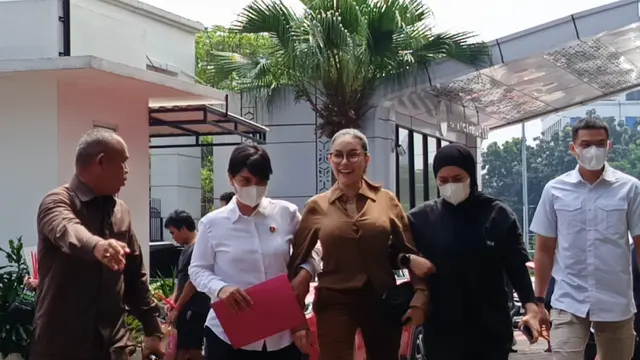 Kubu Nikita Mirzani Klaim Gugatan Rp100 Miliar kepada Reza Gladys Kekecilan: Harusnya Bisa Lebih ...