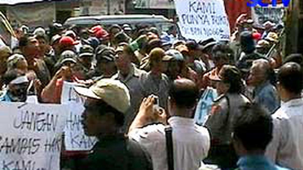 Ribuan Warga Berdemo ke Kantor BPN Kediri - News Liputan6.com