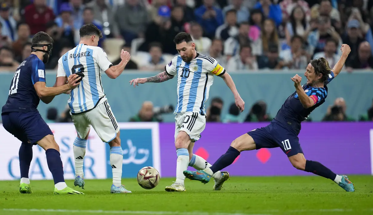 Aksi Lionel Messi Antar Argentina ke Final Piala Dunia 2022 - Foto ...