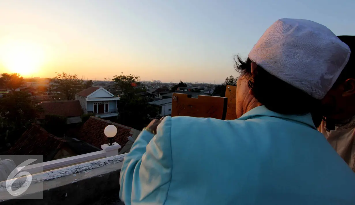 Melihat Hilal dengan Cara Tradisional - Foto Liputan6.com