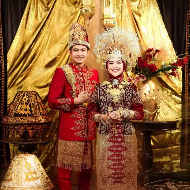 Potret 6 Pasangan Artis Menikah Pakai Adat Aceh, Memukau dan Sarat Makna - Hot Liputan6.com