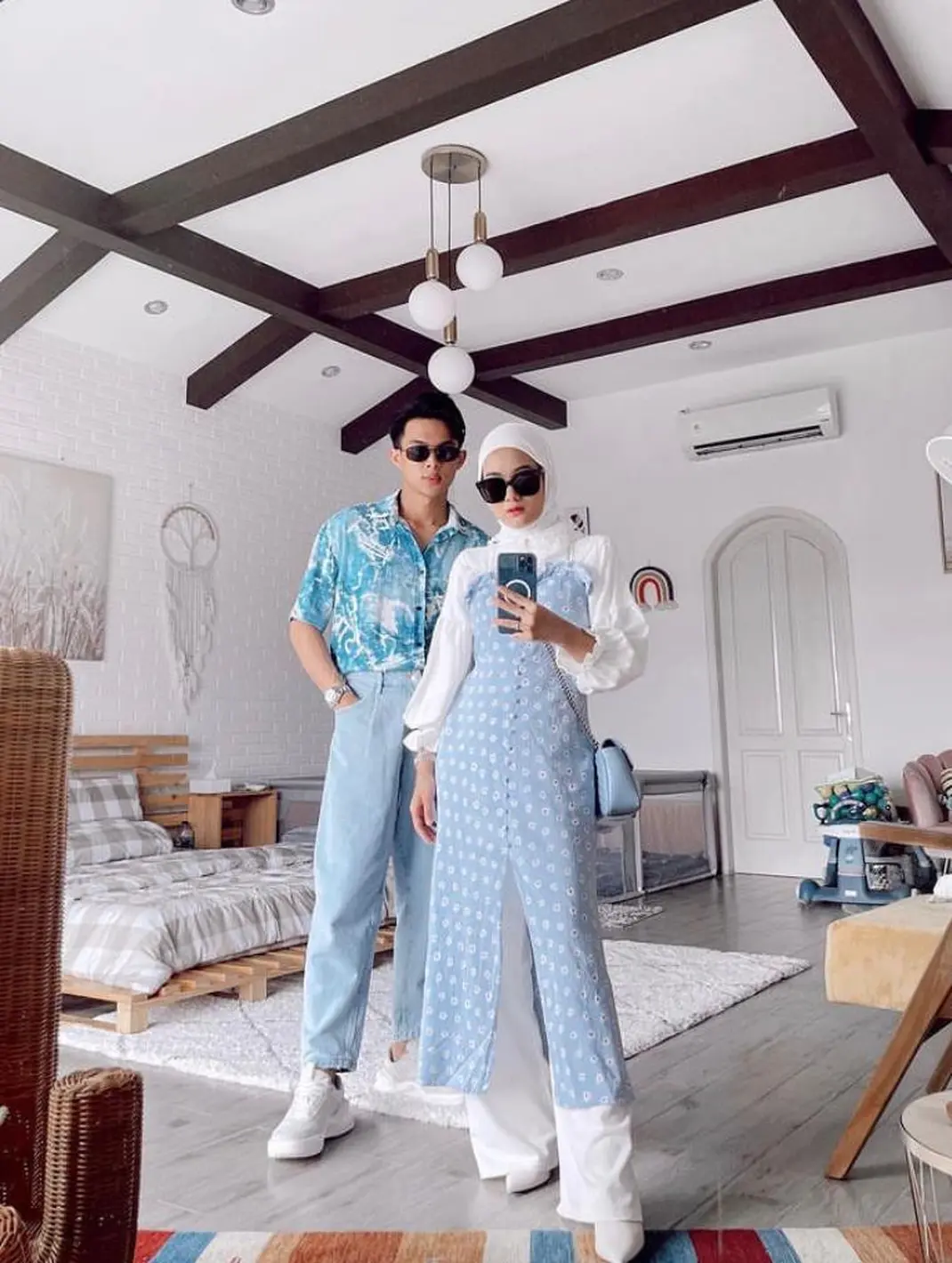 10 Potret Dinda Hauw dan Rey Mbayang yang Kerap Tampil Kompak Pakai ...