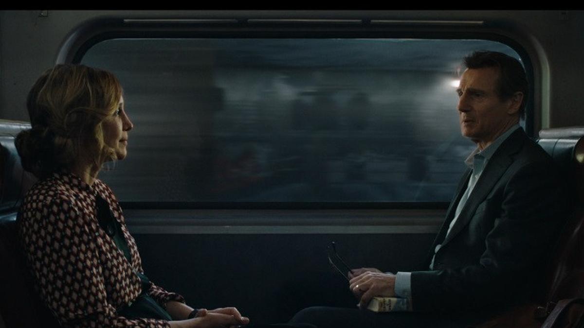 Sinopsis The Commuter Tayang di TV Hari ini, Liam Neeson Terjebak dalam ...