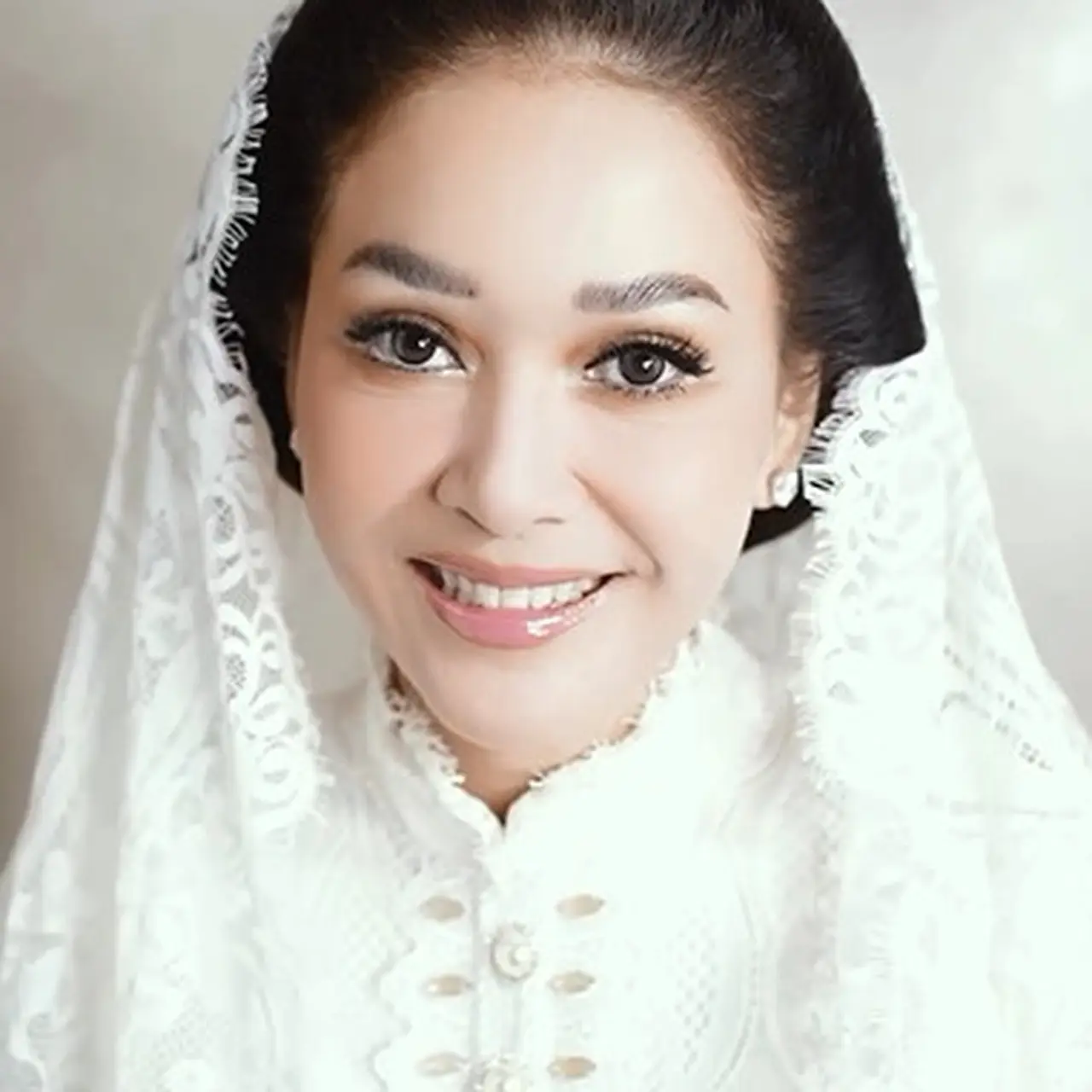 Potret Maia Estianty Sebelum dan Sesudah Make Up Pengajian dan Siraman Al Ghazali, Cantik Bikin ...