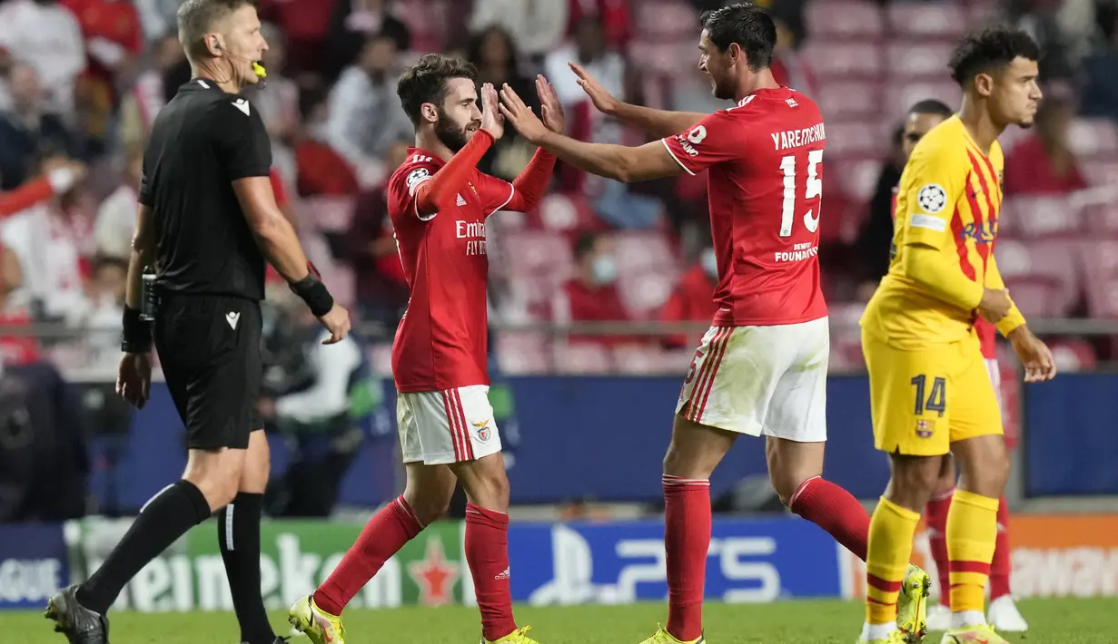 FOTO: Benfica Permalukan Barcelona 3-0 - Foto Liputan6.com