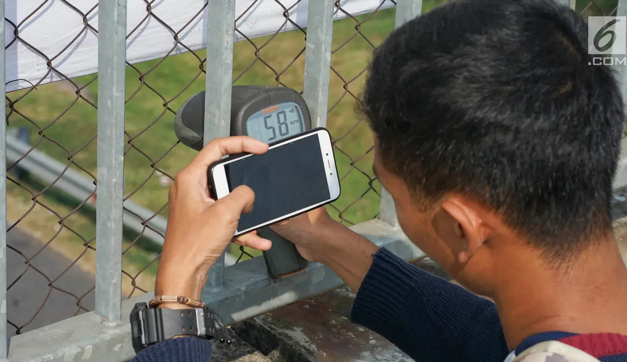 FOTO: Melihat Cara Petugas Ukur Kecepatan Rata-rata Kendaraan di Tol ...
