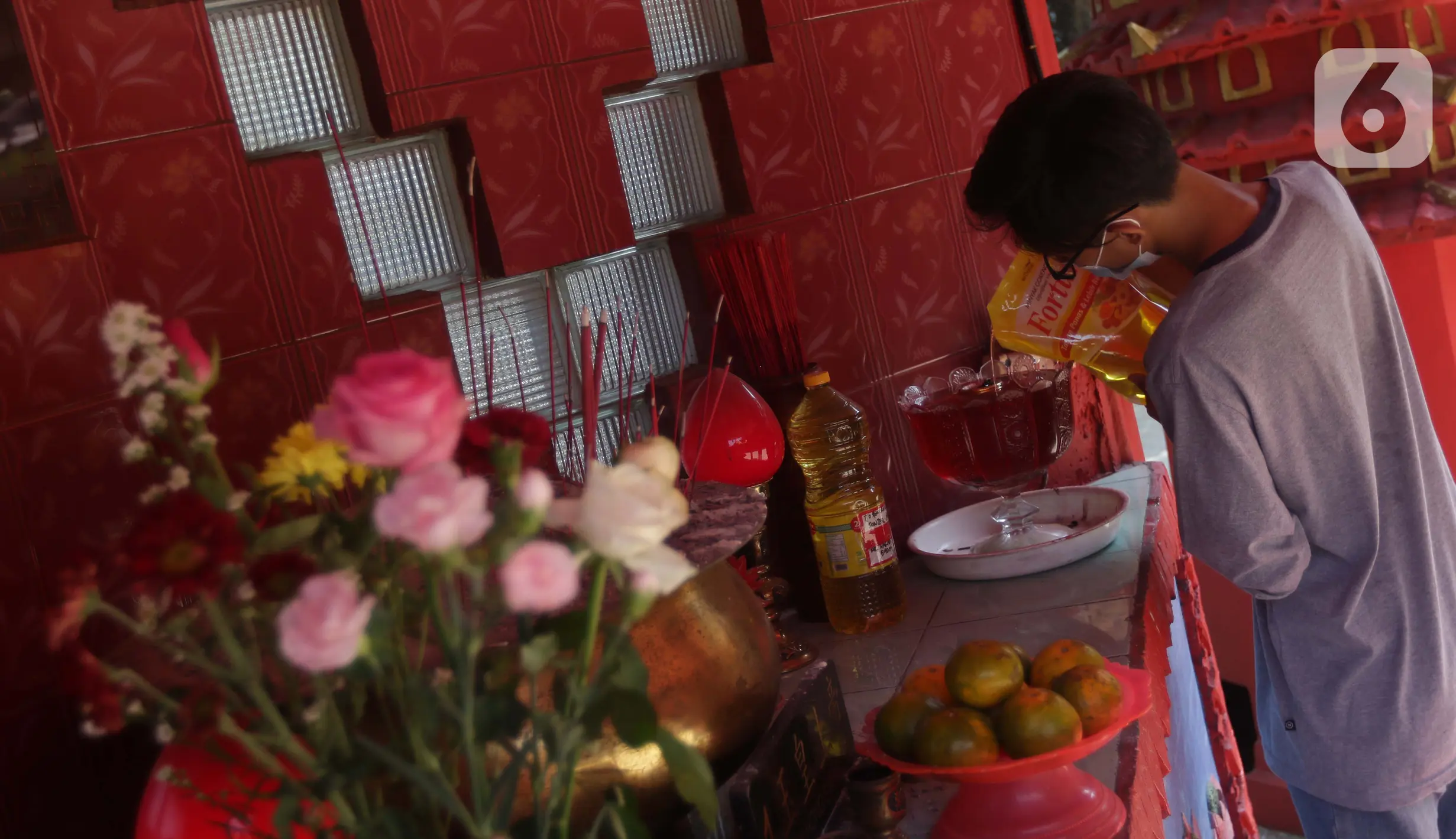FOTO: Ritual Sembahyang Waisak di Vihara Buddha Dharma dan 8 Pho Sat ...