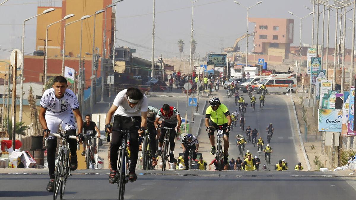 FOTO: Melihat Balapan Sepeda di Kota Gaza - Foto Liputan6.com