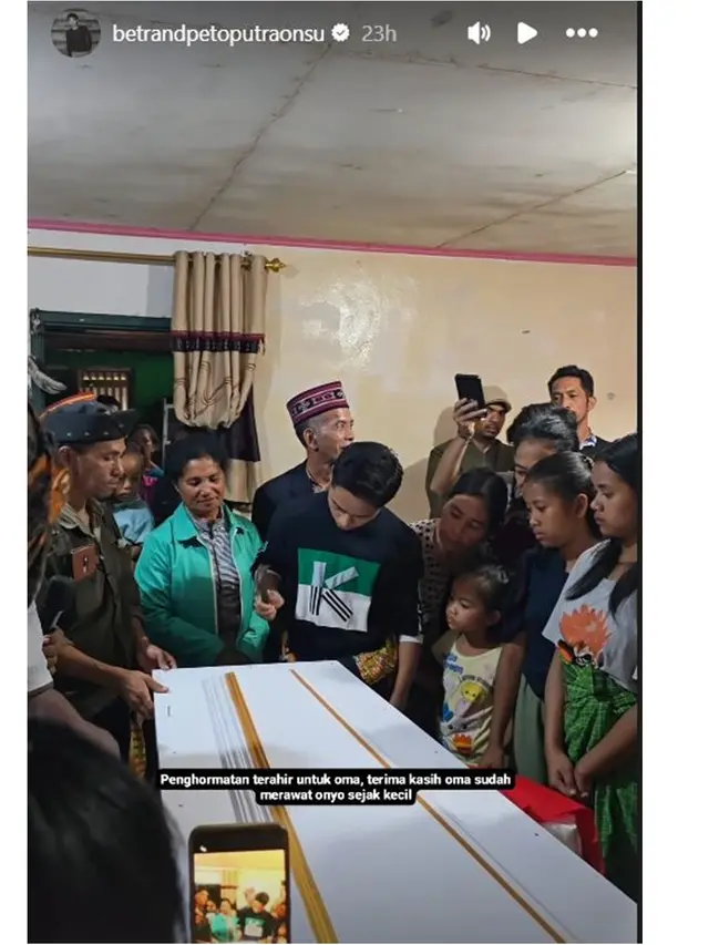 6 Potret Betrand Peto Pulang ke Kampung Halaman, Dapat Kabar Duka dari NTT - Hot Liputan6.com
