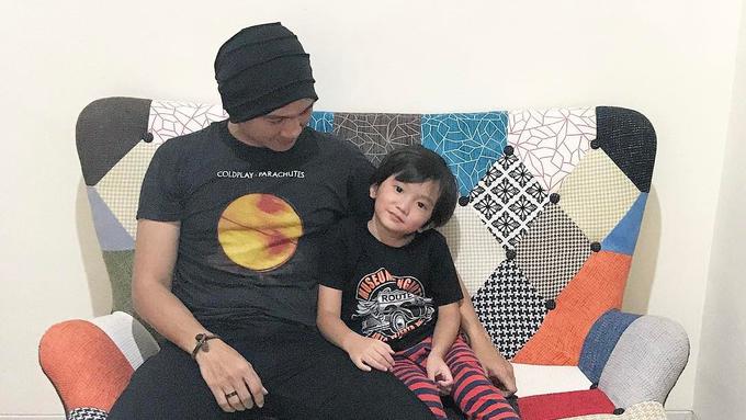 Daddy Goals! 5 Foto Menggemaskan Anji Bersama Anak-anaknya ...