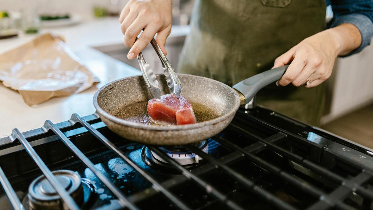 How to Cook Tuna Steak: 4 Simple Methods You Can Try at Home